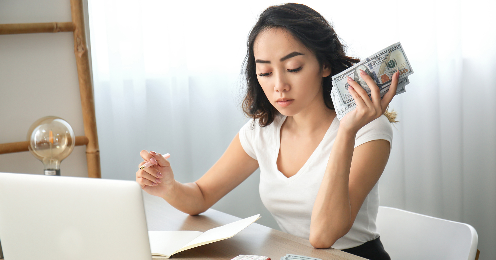 If you still keep cash in the house, psychology says you possess these ...