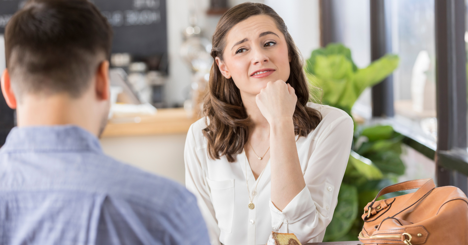If someone secretly dislikes you, they'll usually display these 7 ...