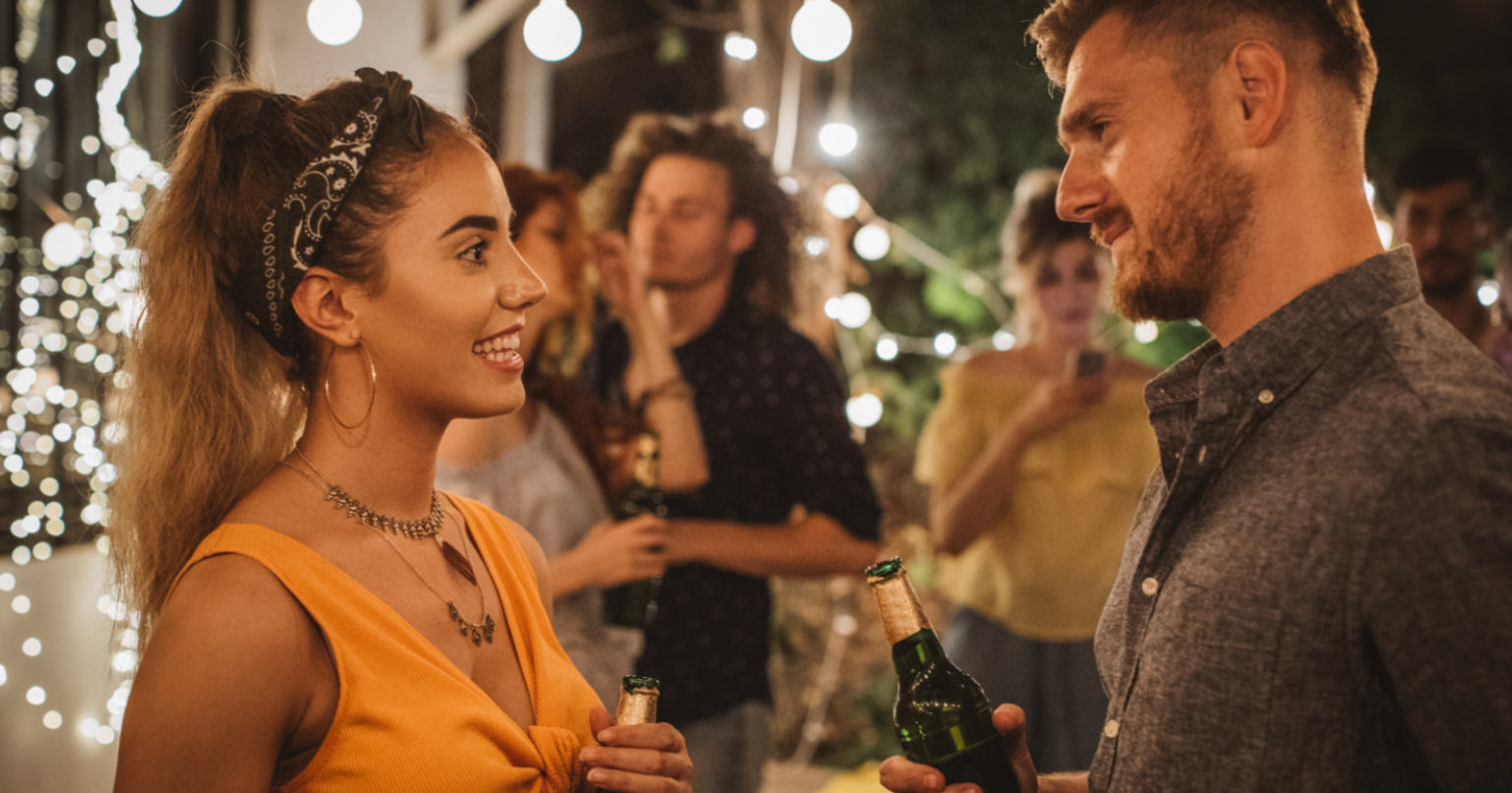 10 little-known body language signs that someone is attracted to you ...