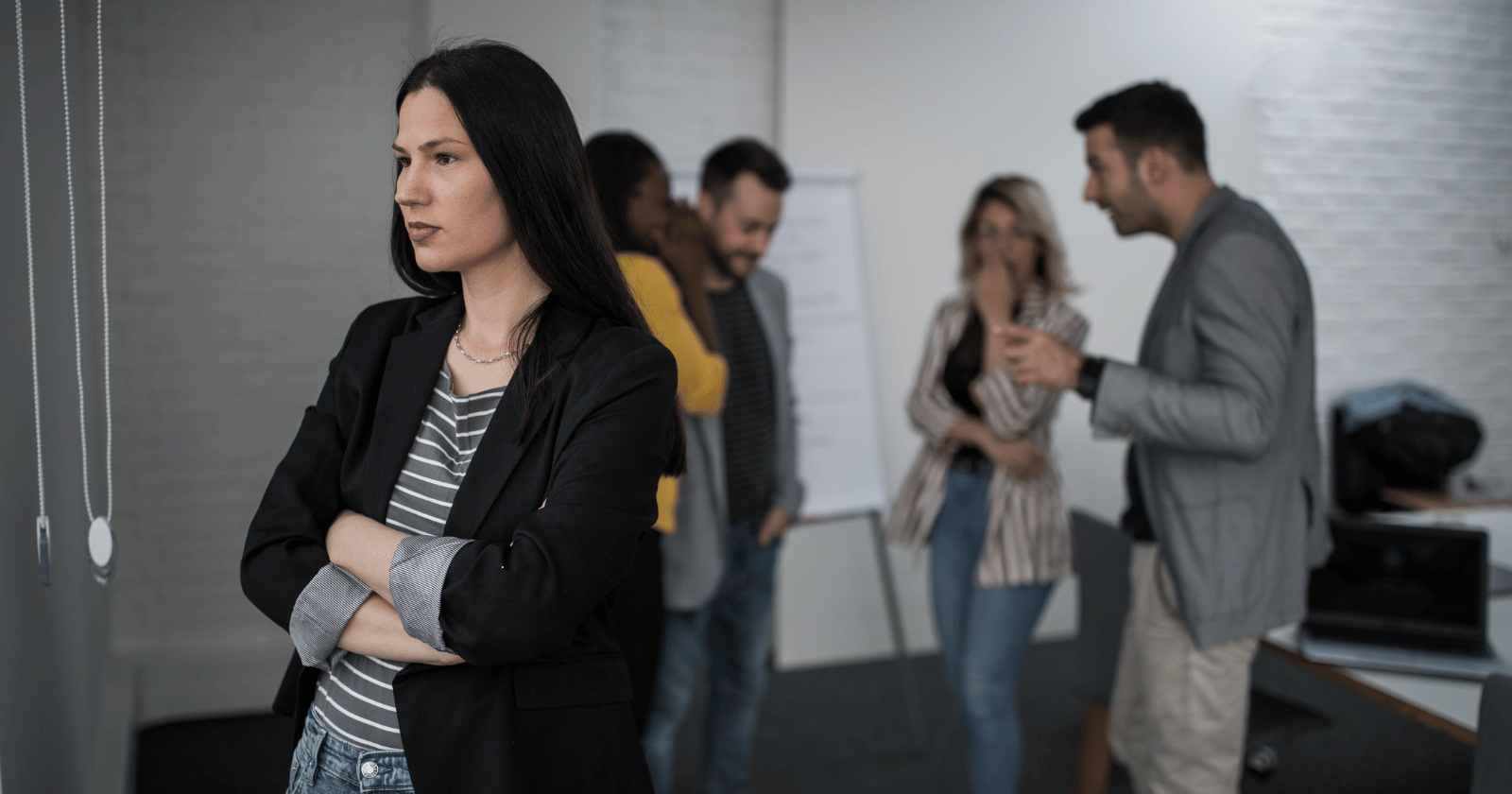 8 warning signs you’re surrounded by fake “nice” people, according to ...