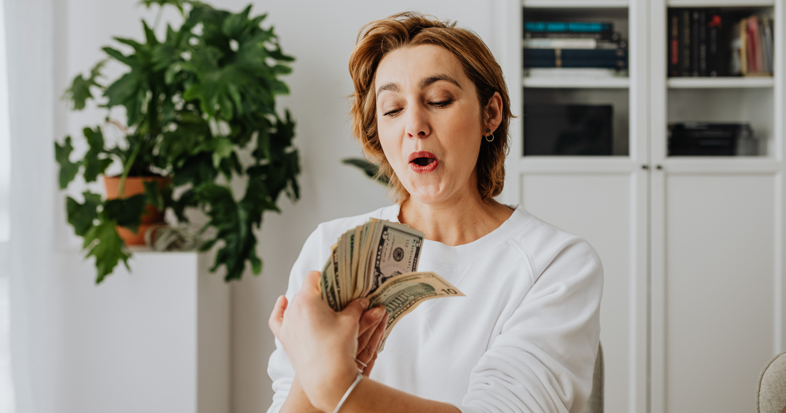 If you still keep cash in the house, psychology says you possess these ...