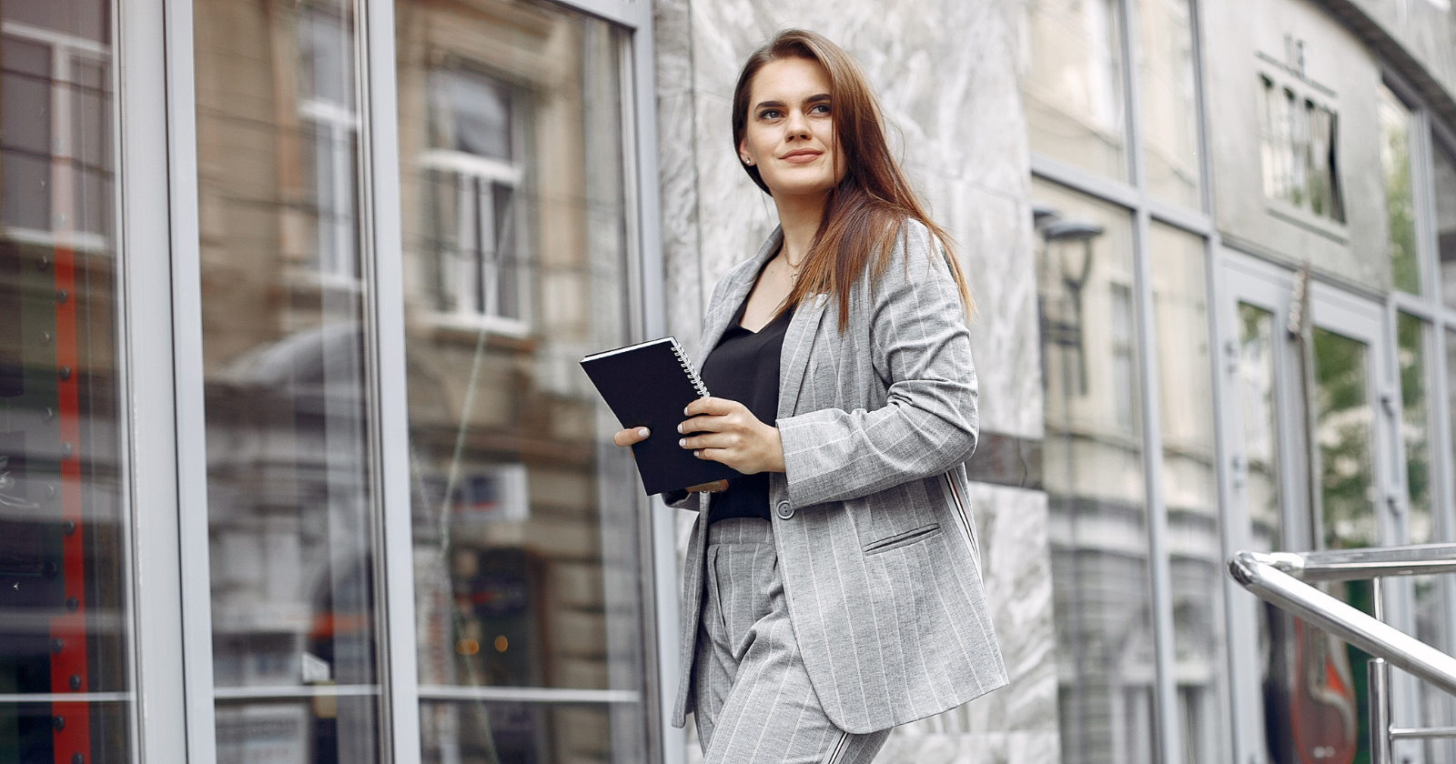 Women who command respect without trying master these 11 invisible ...